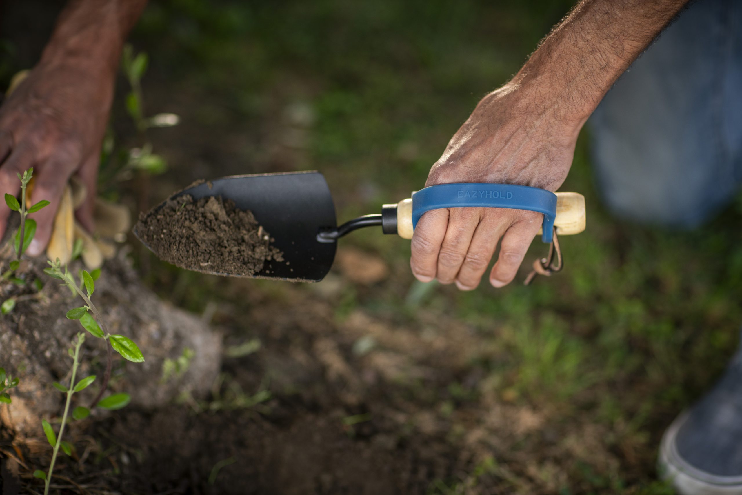 EaZyHold: A Gardening Tool for All Ages and Abilities, Featured in ...